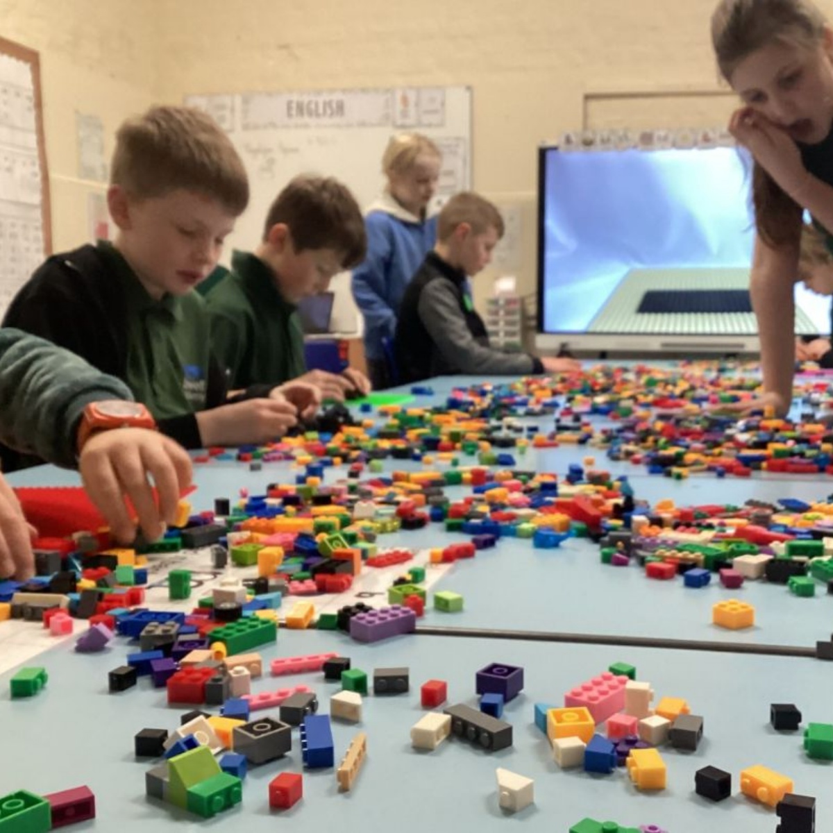 Upwell Academy - Kids with Bricks CLub